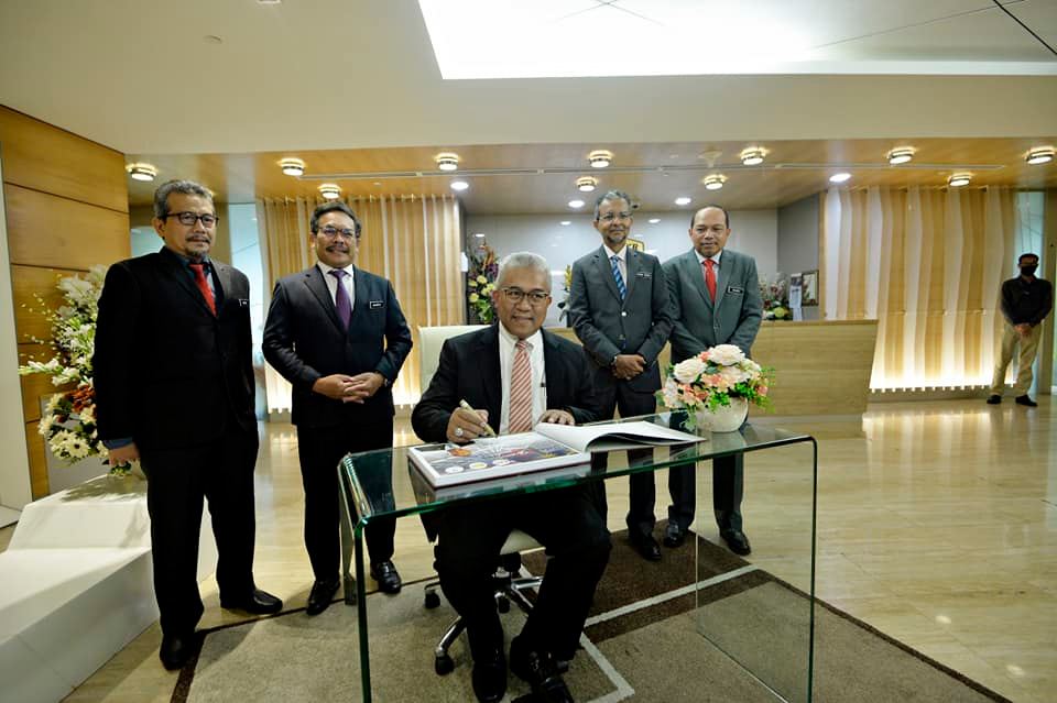 ICoN UMP - Kunjungan Hormat Dan Pertemuan Naib Canselor UMP Bersama ...